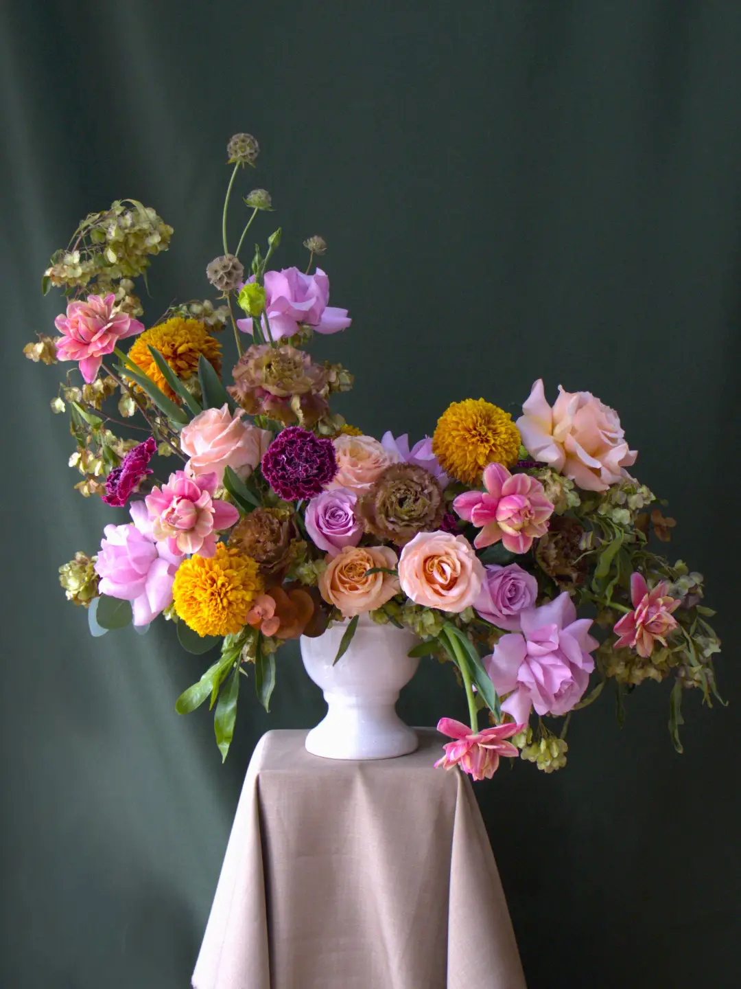 Arreglo Floral Monocromático de Tulipanes y Lisianthus - Elixir Flores